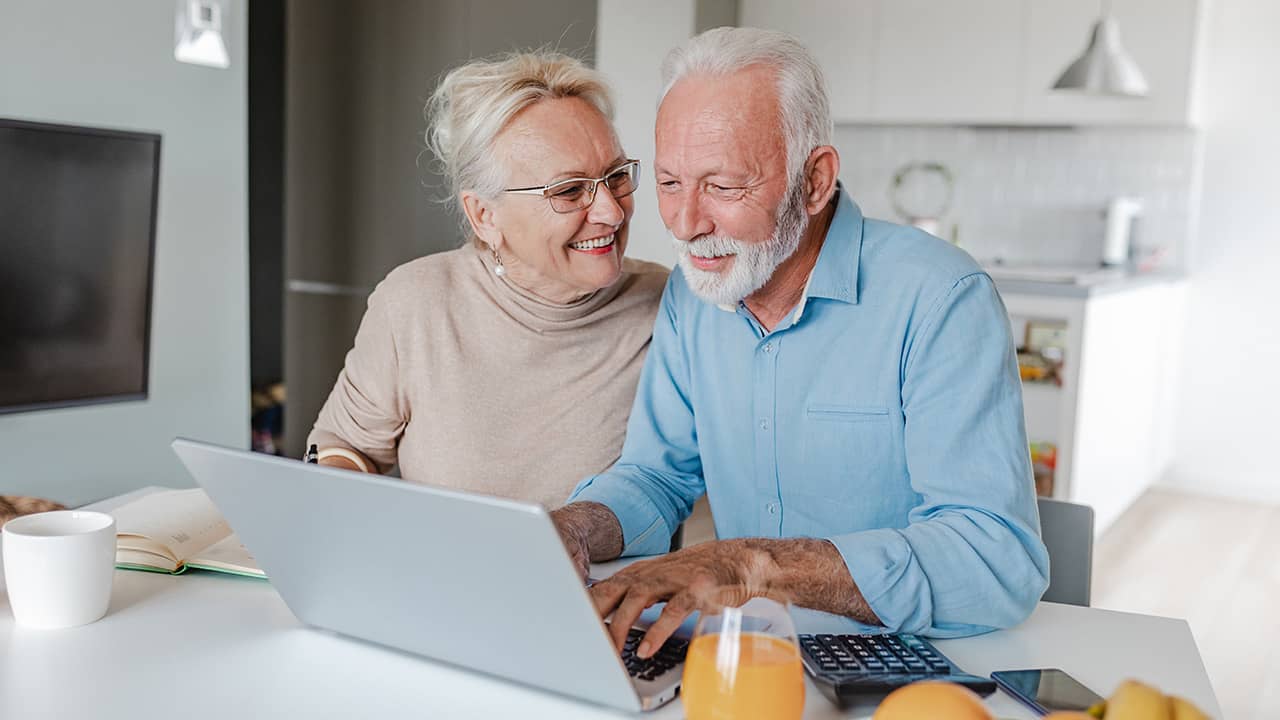 Pension vs 401(k): A Head-to-Head Comparison