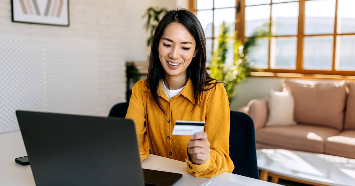 How Does a Credit Card Work? Simple Guide for Beginners